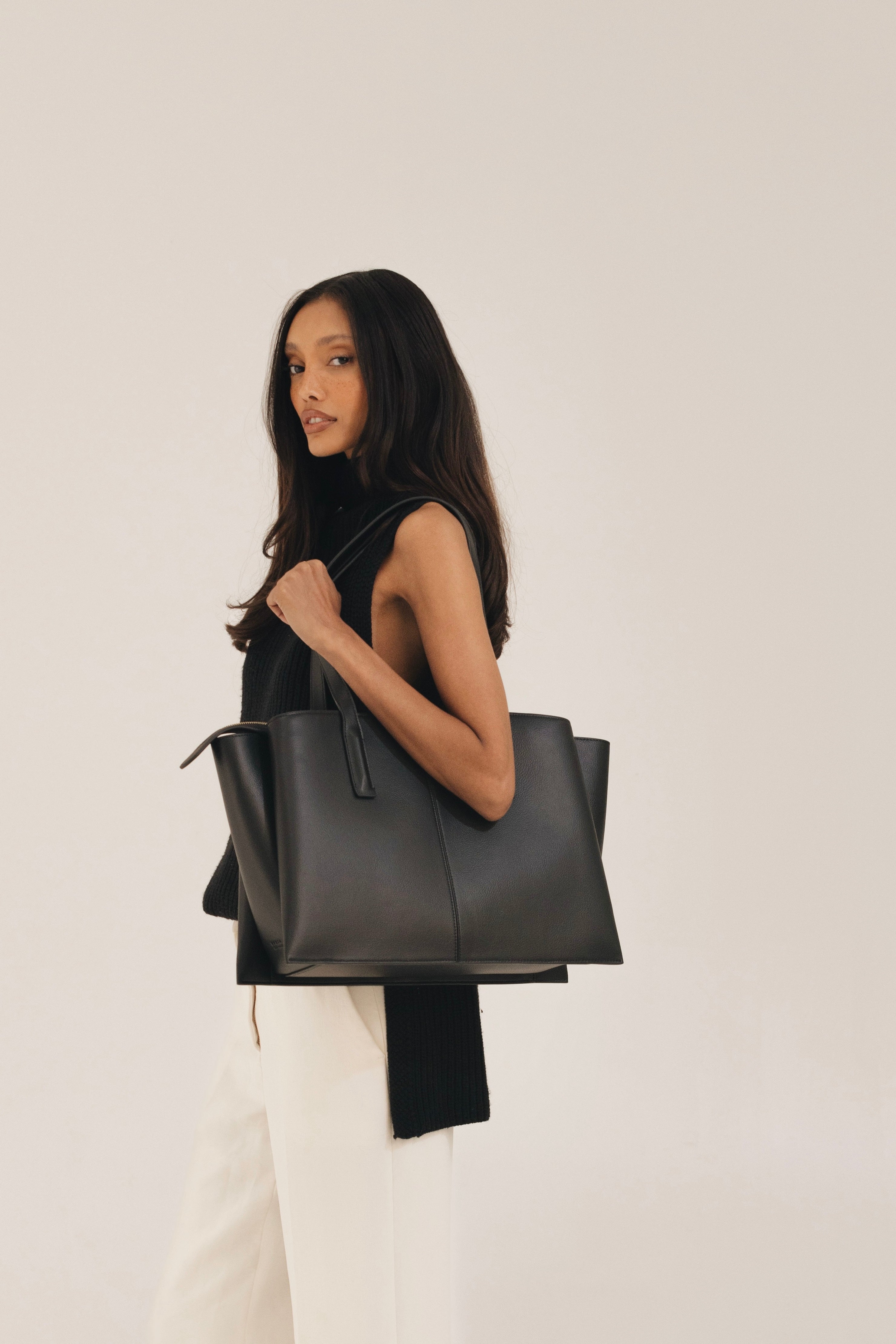 Paloma Tote Black - Luxury Vegan Work Bag – Freja New York
